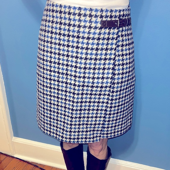 Boden | Skirts | Gorgeous Boden British Tweed Mini Skirt Gently Used ...